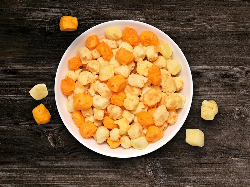 Brânzeturi crocante: Cheddar alb & Leicester roșu | Mixit.ro