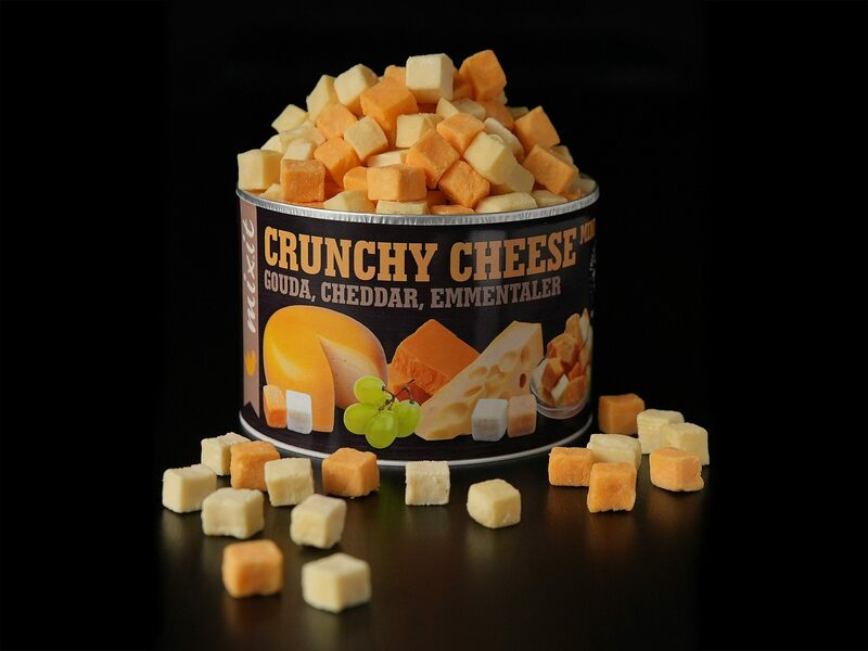 Crunchy cheese: Gouda, Cheddar, Emmentaler | Mixit.pl